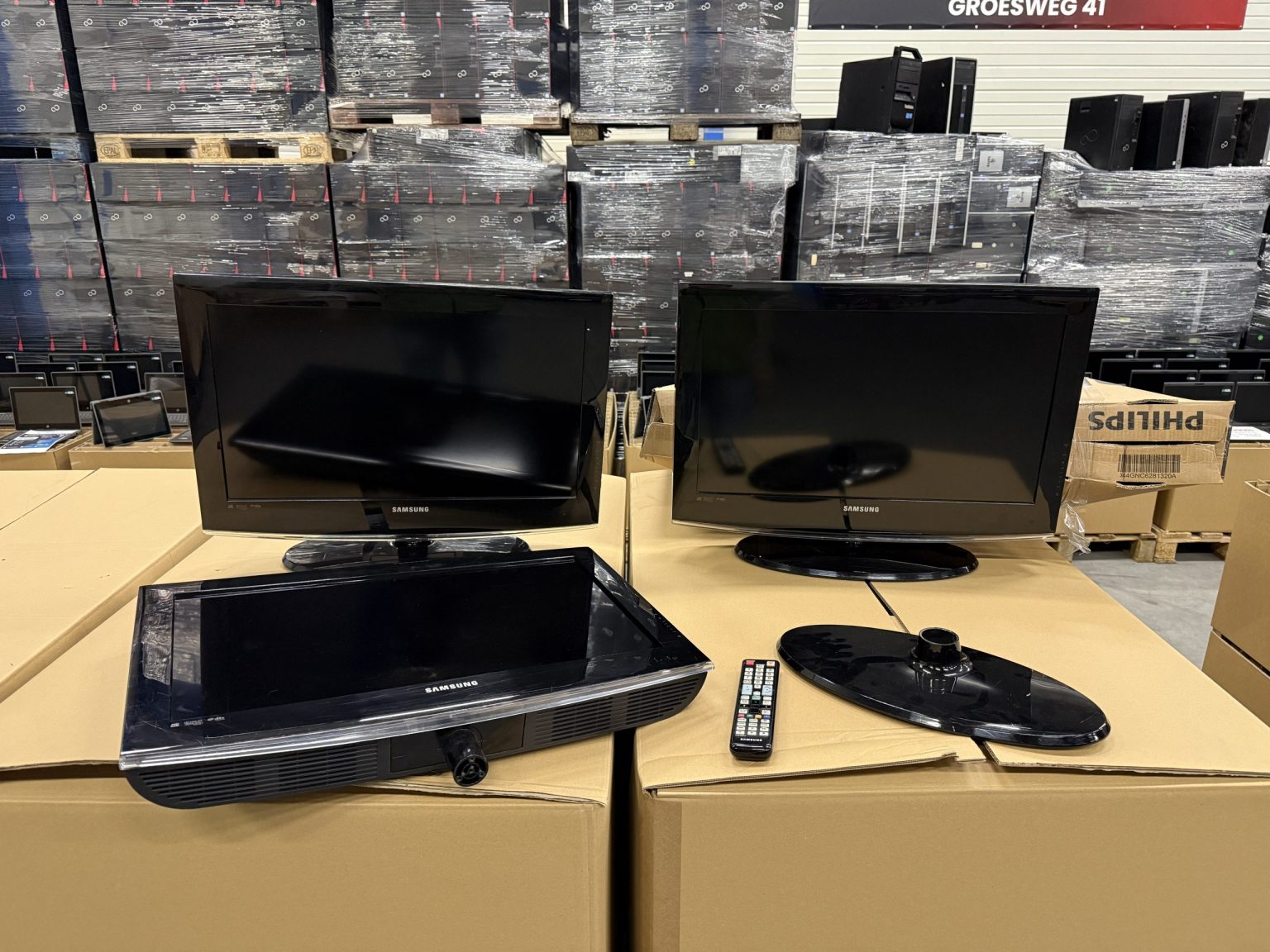 130x Samsung & Philips Hotel TV 26″ - CazOOm
